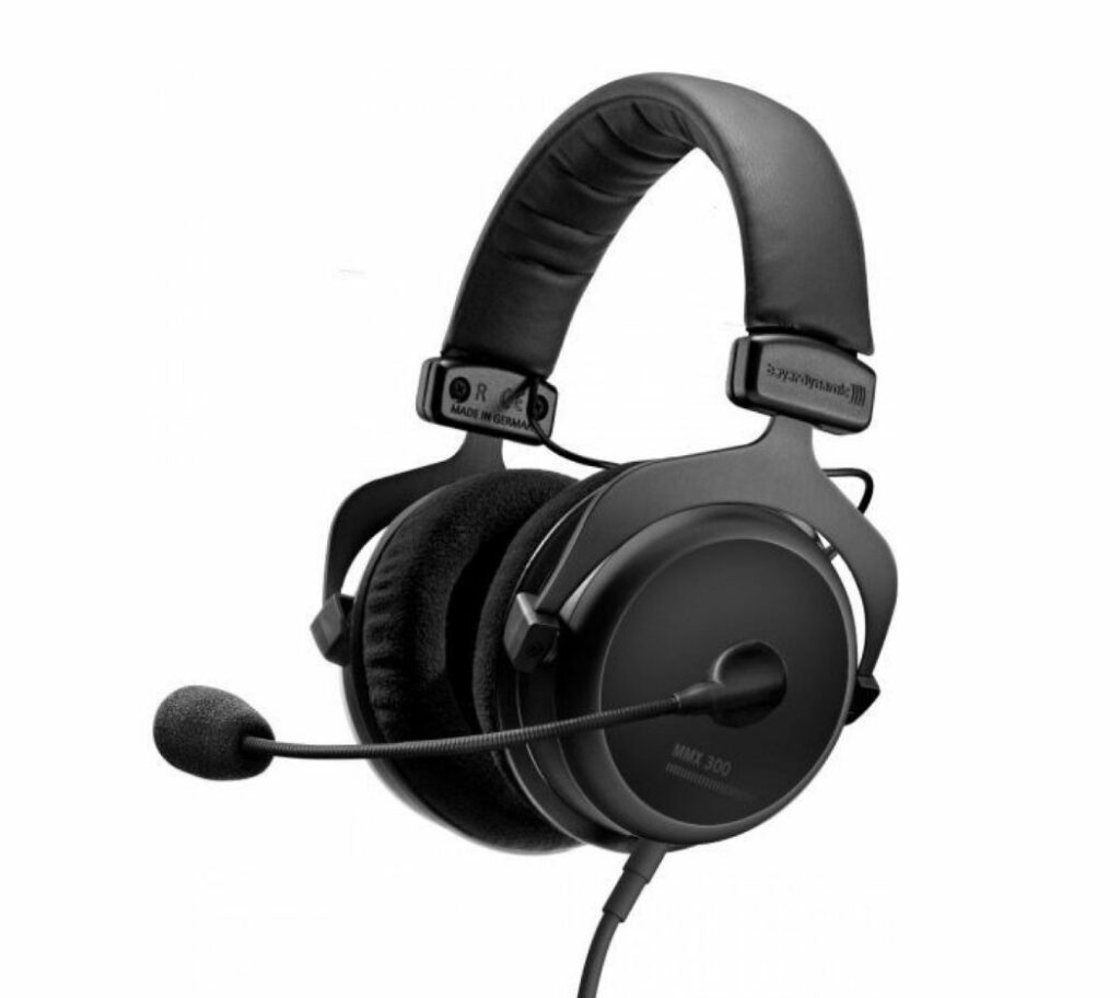 8 Gaming Headsets With the Best Microphones in 2025 (Wireless, Budget ...